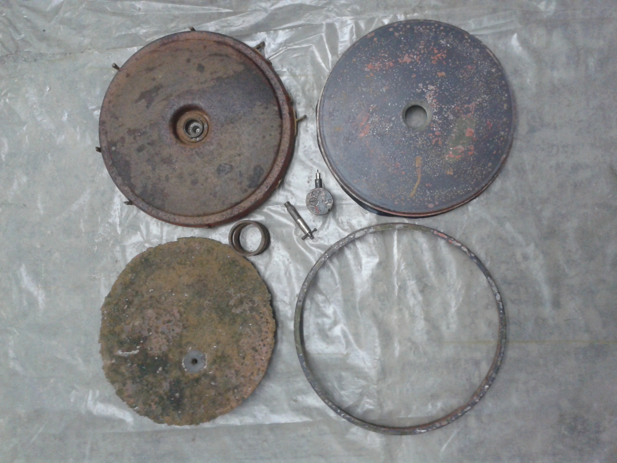 Немецкая противотанковая мина TMi-35 в сборе. Макет.