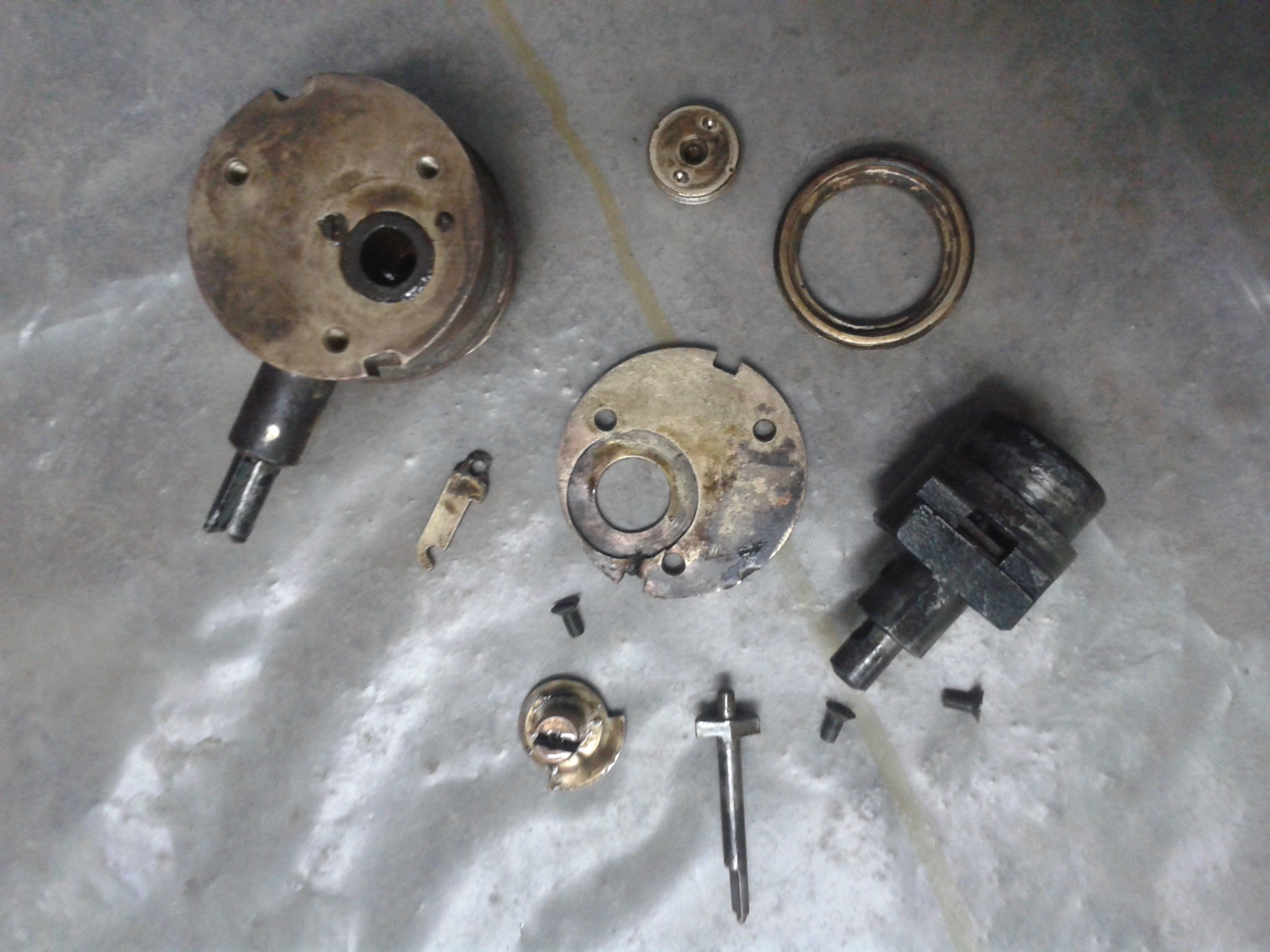 Немецкая противотанковая мина TMi-35 в сборе. Макет.